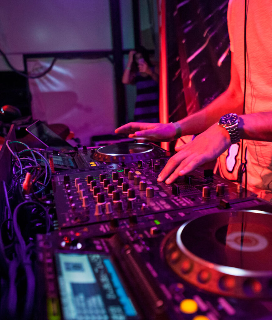 Discoteca Móvil Panamá | Ritmo y Diversión para tus Eventos